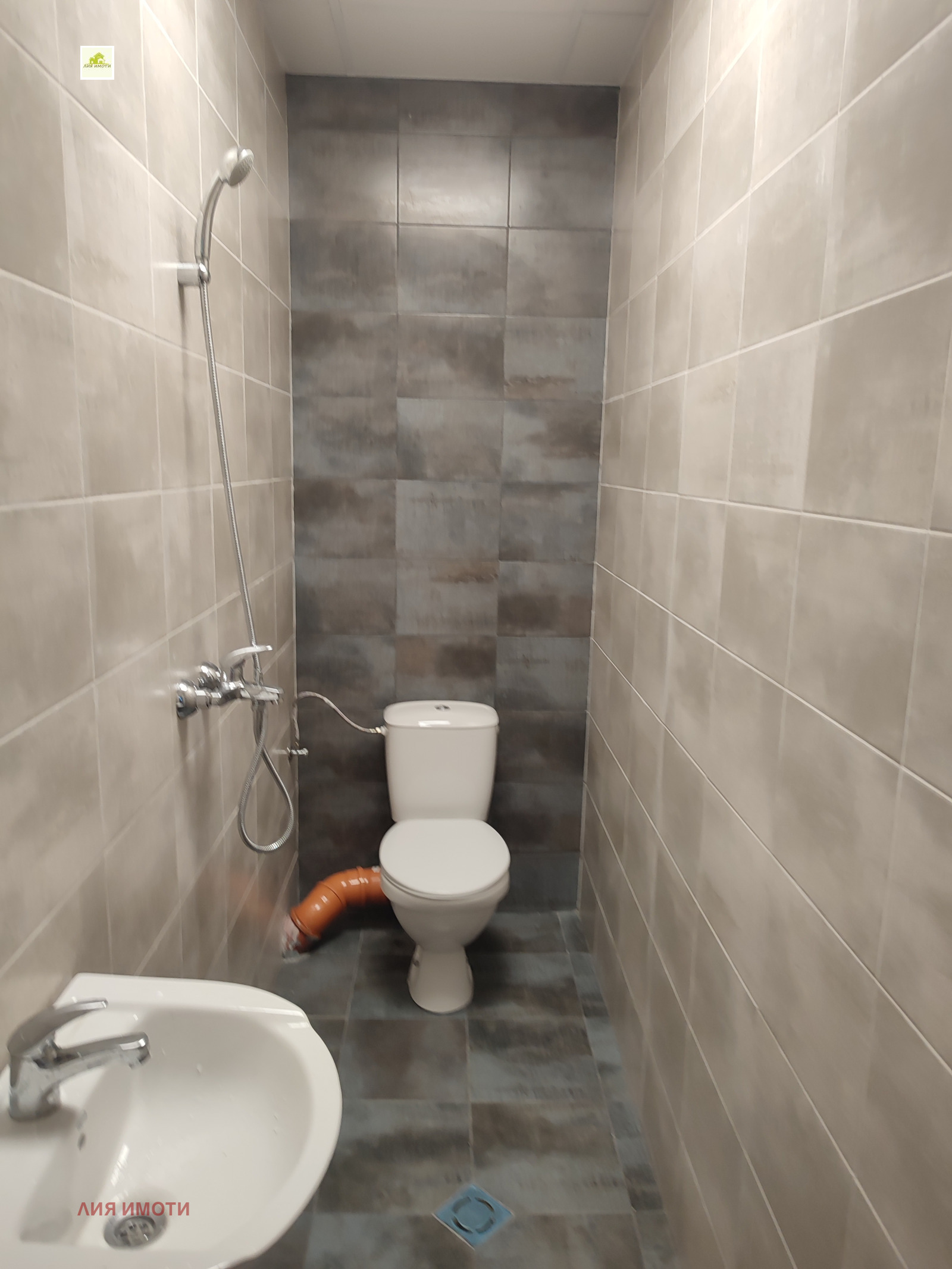 Продава ТЪРГОВСКИ КОМПЛЕКС в град Варна, с. Тополи - 319 кв.м / 216000 ...